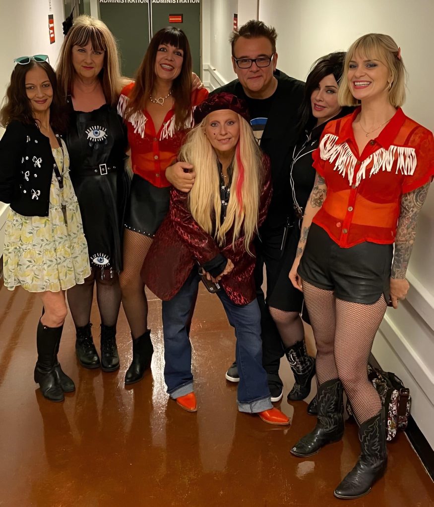 Ladies of Lost 80's Live In Texas! - Rob Juarez